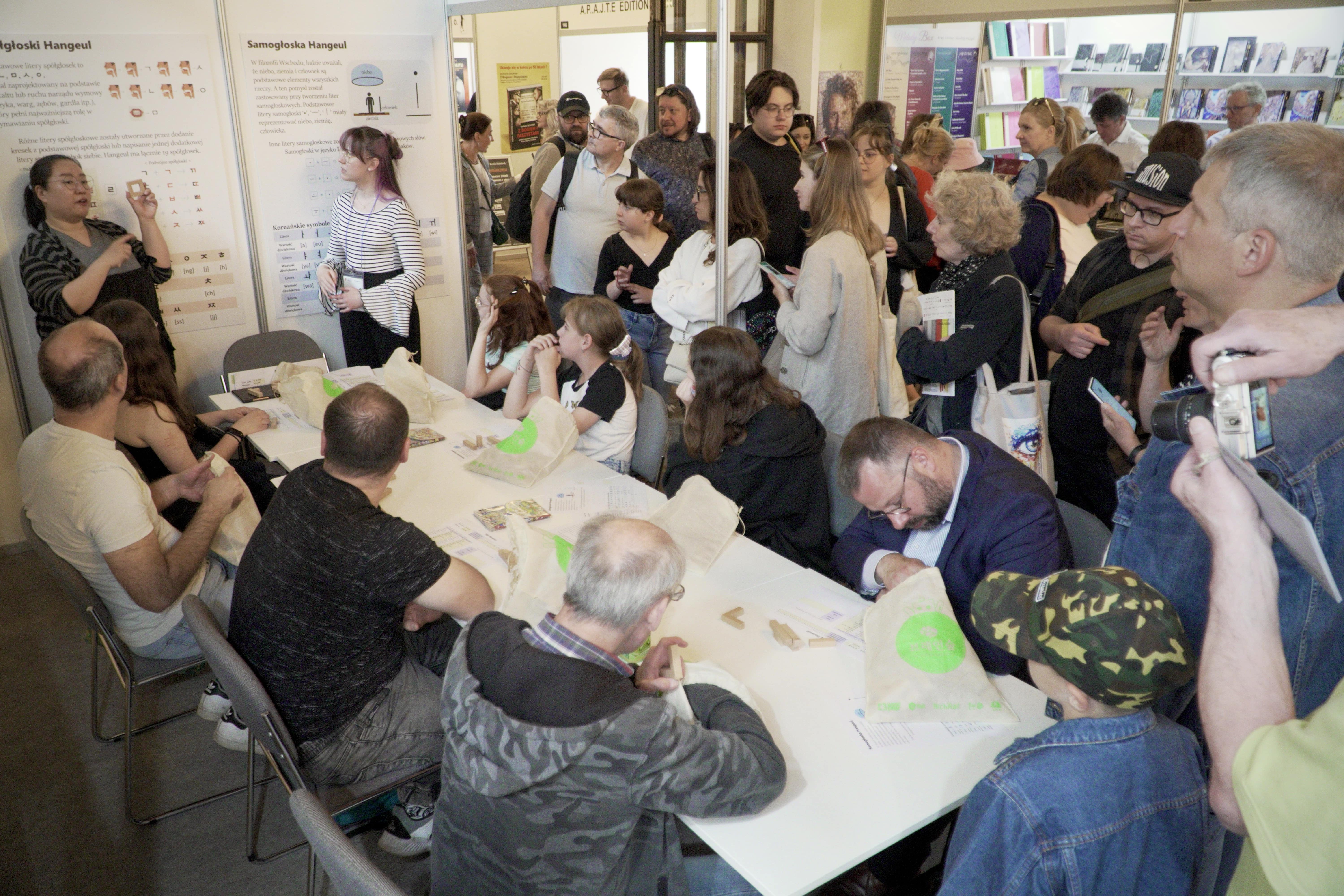 (Review) 2023 Warsaw International Book fair - Korean culture booth ...